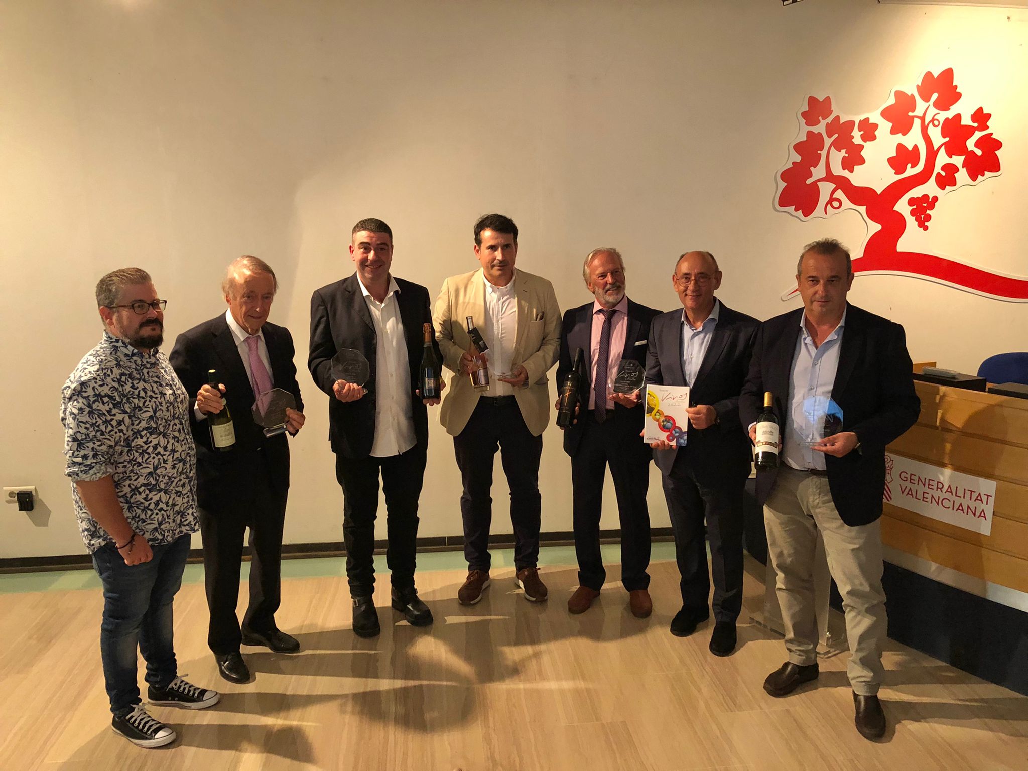 La Semana Vitivinícola extols Gran Reserva 890 and its author, Julio Saenz